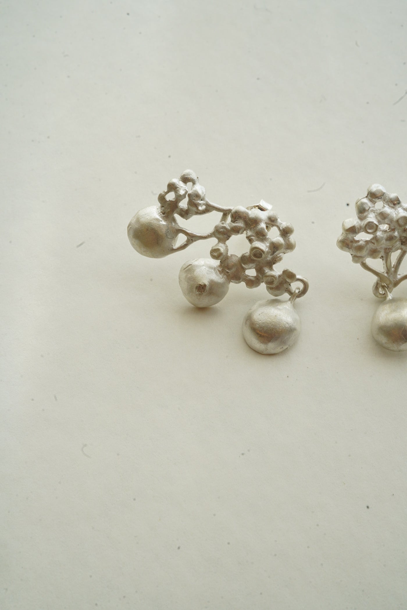 Zoé Mohm EBBLE CHARMED ACHILLÉE STUDS – PORT